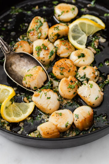 Lemon Garlic Scallops | One-Pan, 30-Minute, Keto, Low-Carb, Gluten-Free